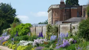New Weekend Shuttle Bus Launched To Waterperry Gardens | Oxfordshire ...